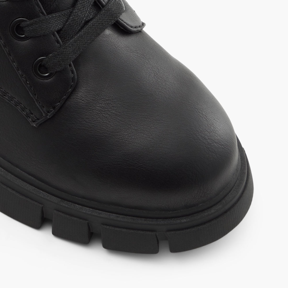 Robynn in black | Call It Spring Canada