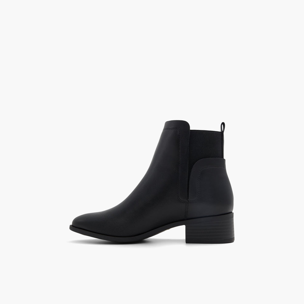 Cassi in black | Call It Spring Canada