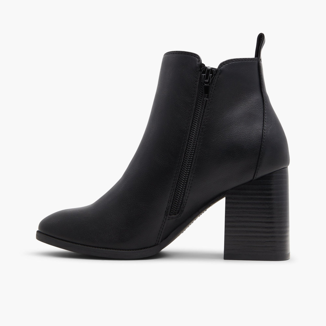 Gwenevere in black | Call It Spring Canada