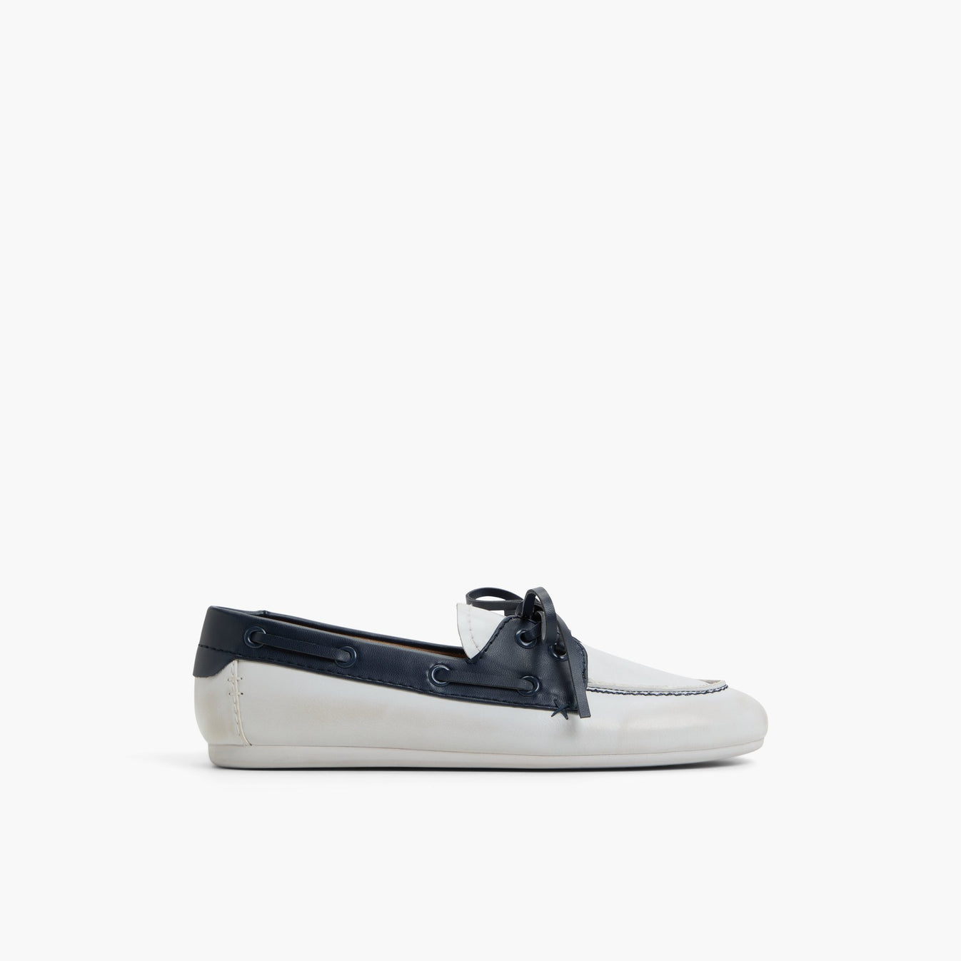 Shelly in white/navy | Call It Spring Canada