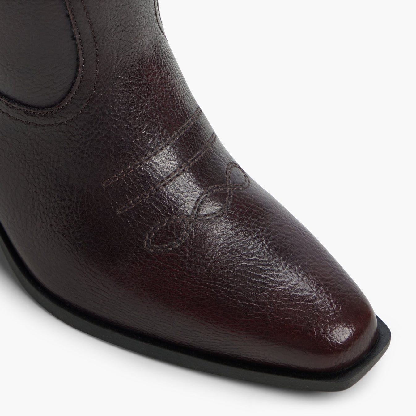 Emmiemay in Bordo – Call It Spring