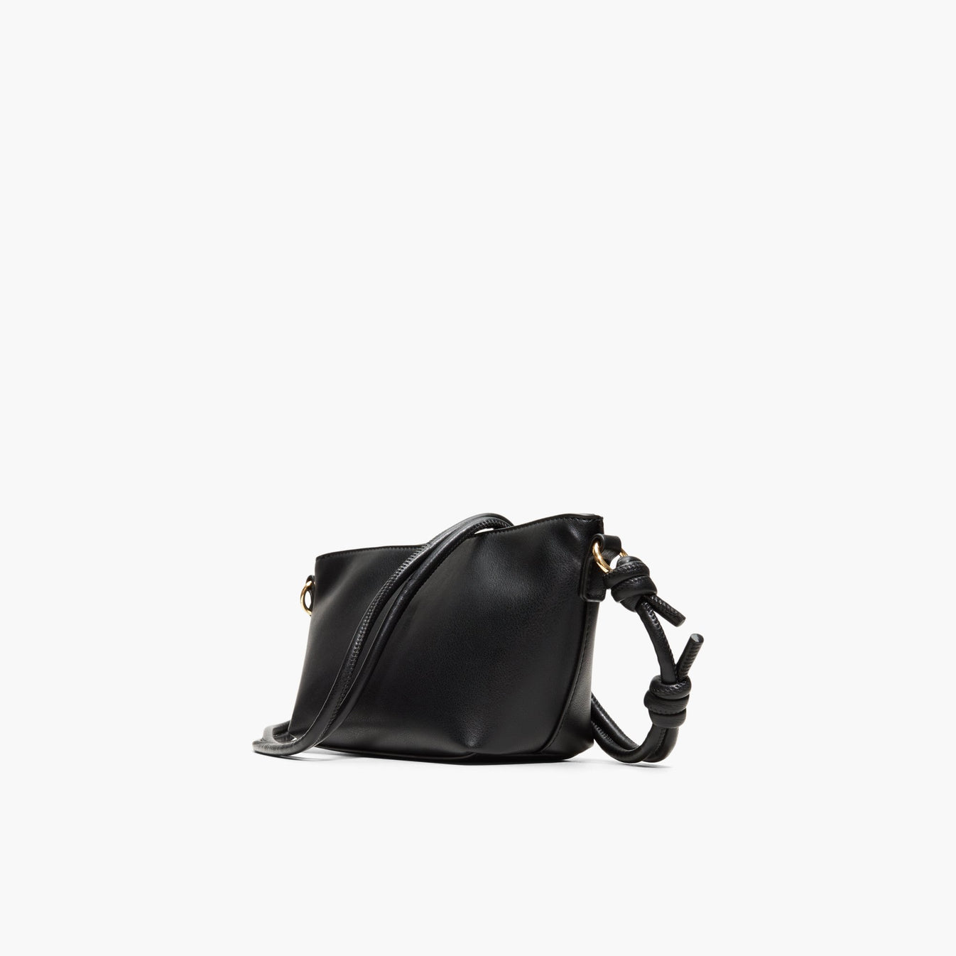 Chlo in black | Call It Spring Canada