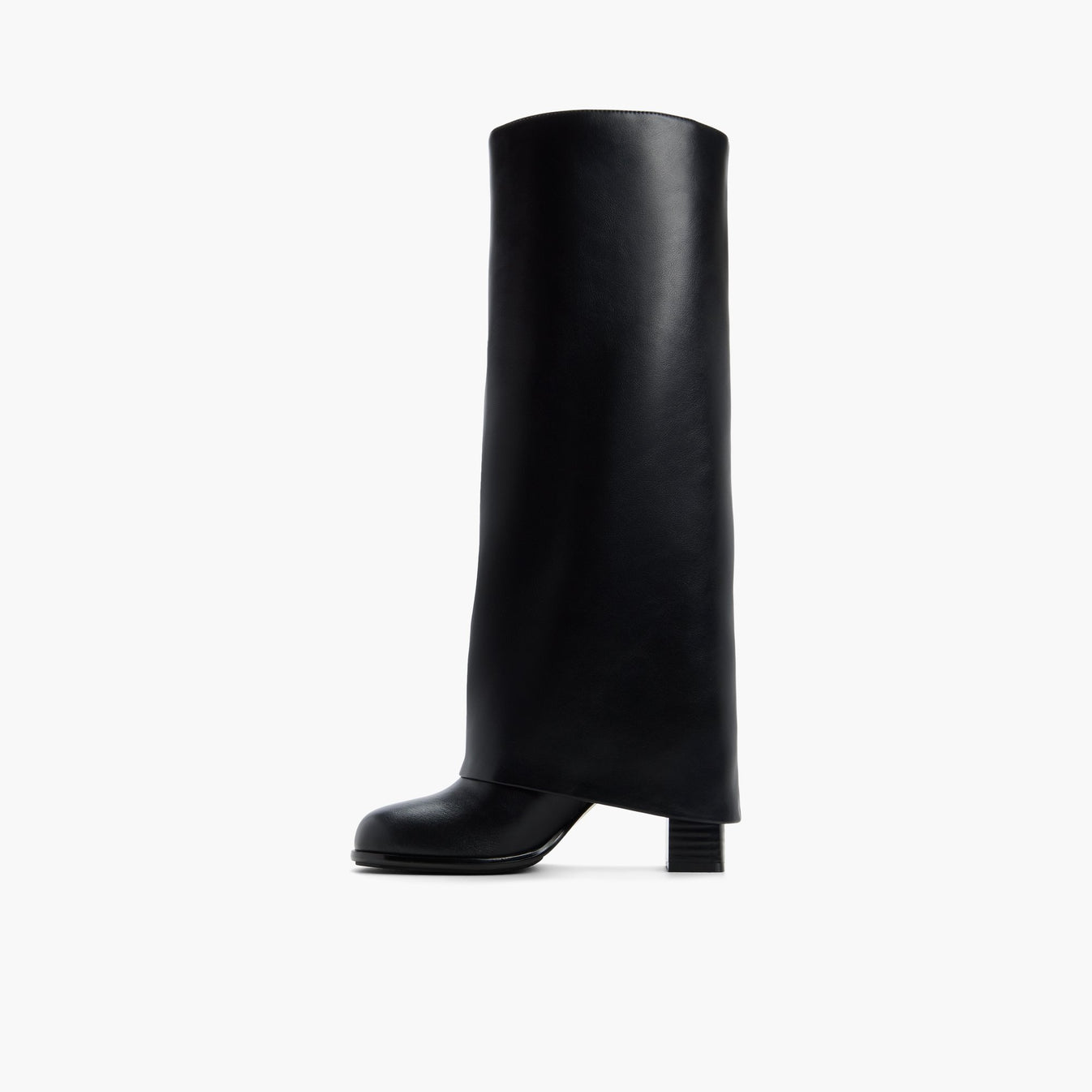 Jenelle in black | Call It Spring Canada