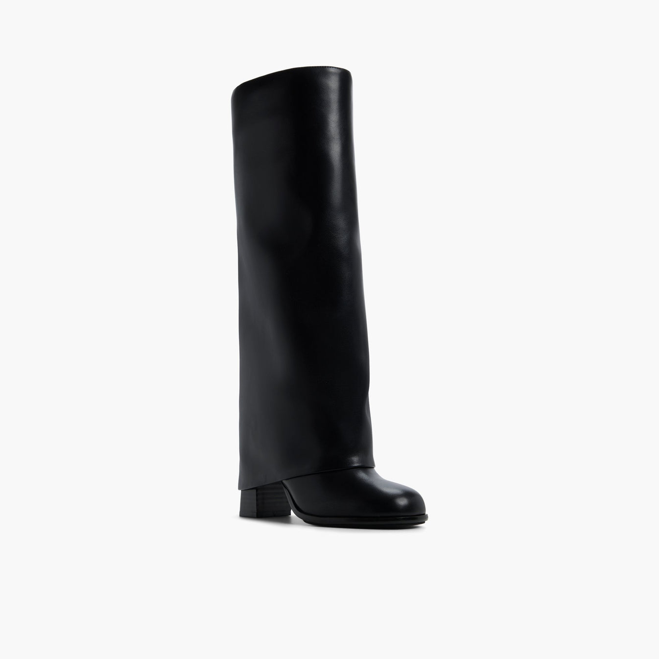 Jenelle in black | Call It Spring Canada