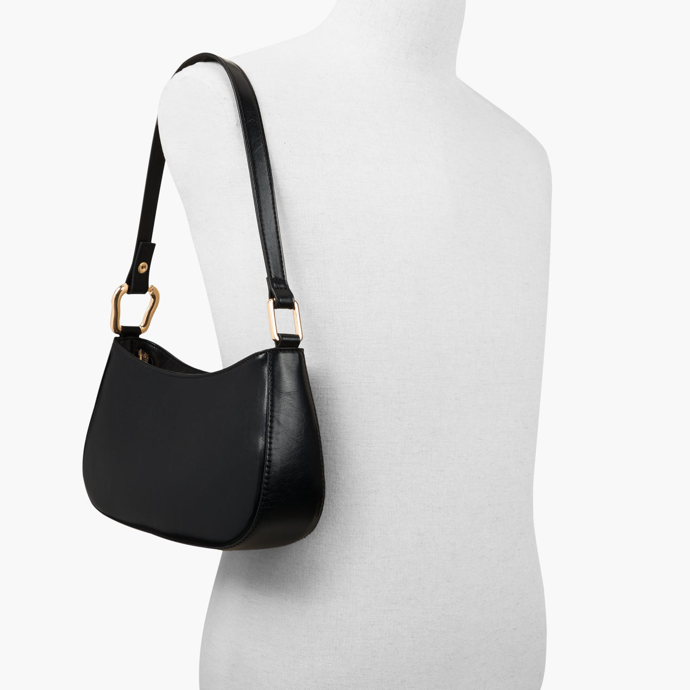 Jaida in black | Call It Spring Canada