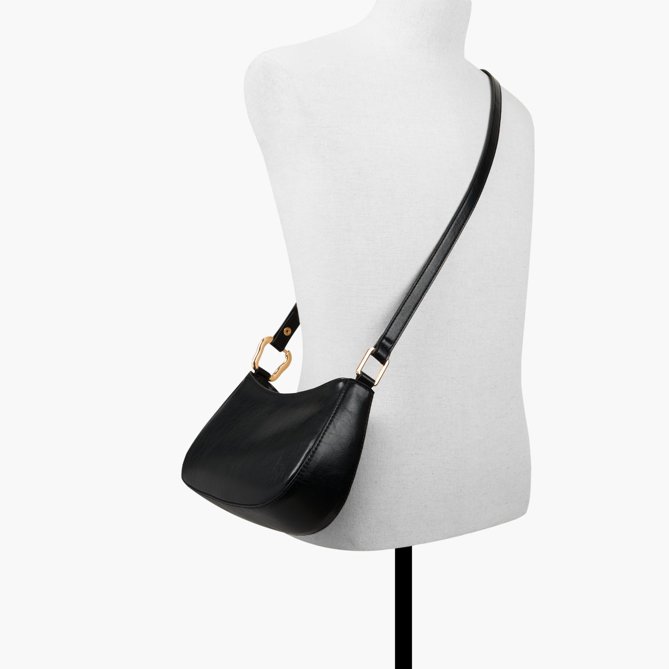 Jaida in black | Call It Spring Canada